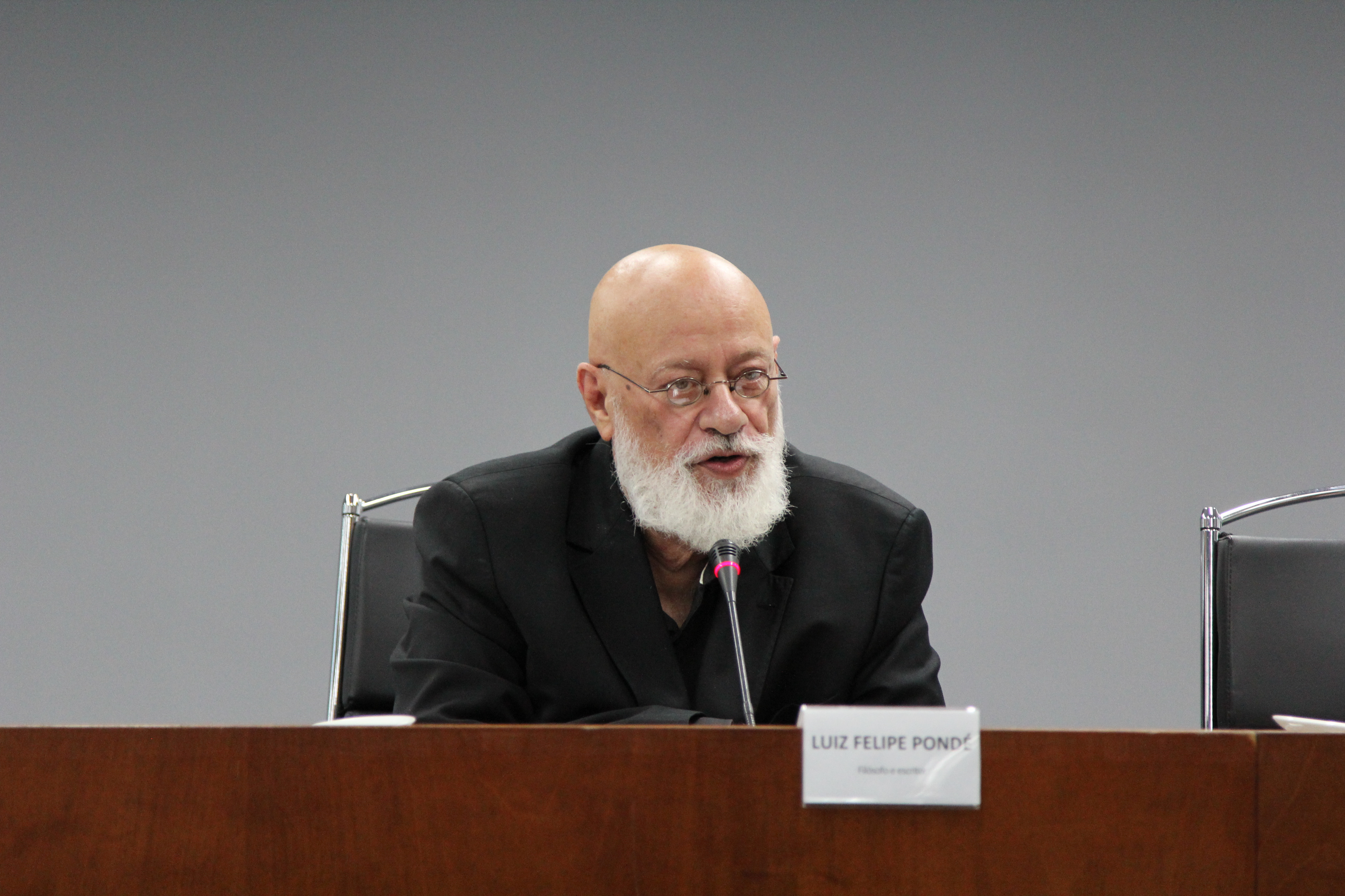 Luiz Felipe Pondé ministra palestra na Emag
